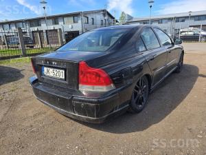 Black Volvo S60 2008 in Riga, with an engine capacity of 2.40 L and mileage of 0 thousand km for 1200 €, photo 4 on AUTOMOTO.COM.LV