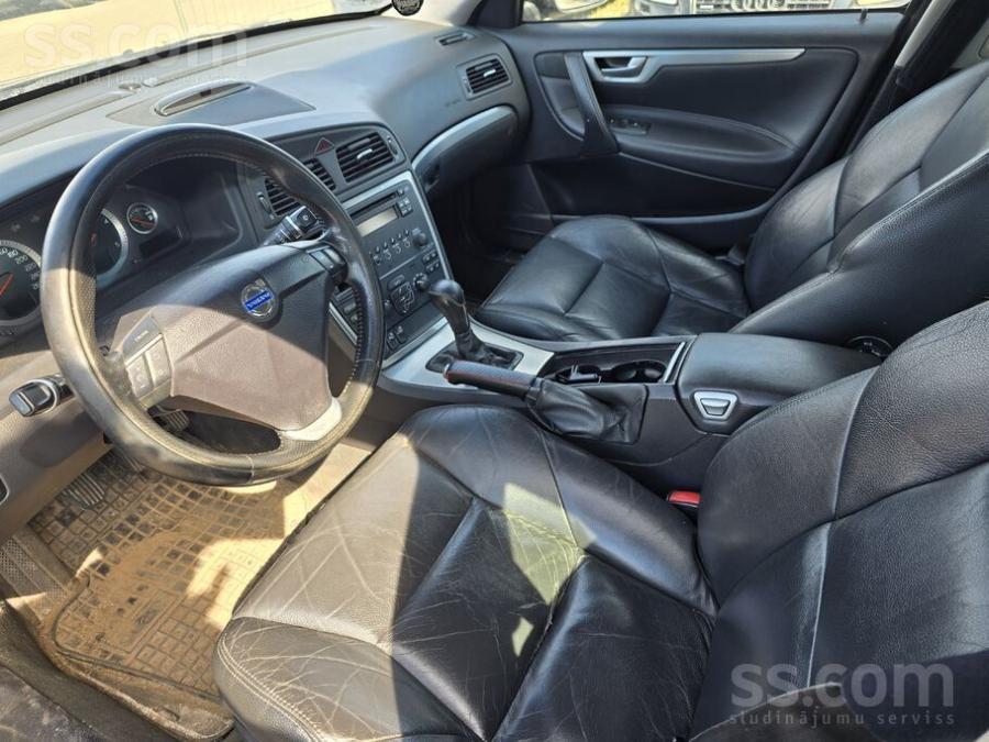 Black Volvo S60 2008 in Riga, with an engine capacity of 2.40 L and mileage of 0 thousand km for 1200 €, photo 6 on AUTOMOTO.COM.LV