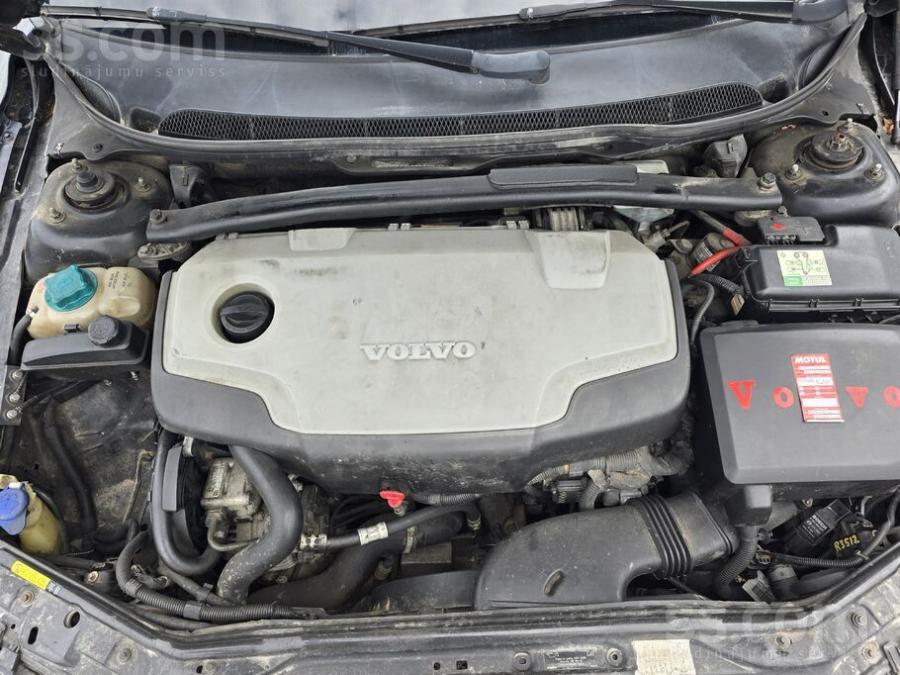 Black Volvo S60 2008 in Riga, with an engine capacity of 2.40 L and mileage of 0 thousand km for 1200 €, photo 9 on AUTOMOTO.COM.LV