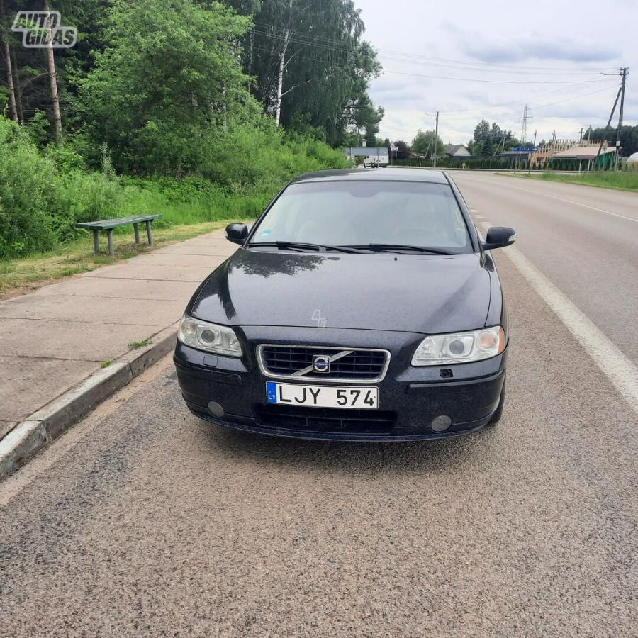 Черный Вольво С60 2008 в Каунас, объемом двигателя 2.40 л и пробегом 322 тыс. км за 1600 €, фото 1 на AUTOMOTO.COM.LV