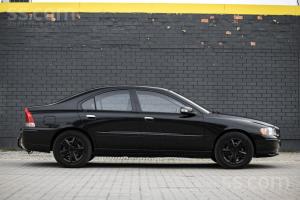 Black Volvo S60 2008 in Tukums, with an engine capacity of 2.40 L and mileage of 0 thousand km for 3800 €, photo 3 on AUTOMOTO.COM.LV