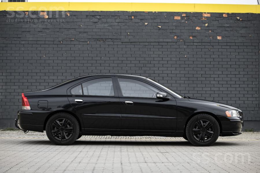 Black Volvo S60 2008 in Tukums, with an engine capacity of 2.40 L and mileage of 0 thousand km for 3800 €, photo 3 on AUTOMOTO.COM.LV
