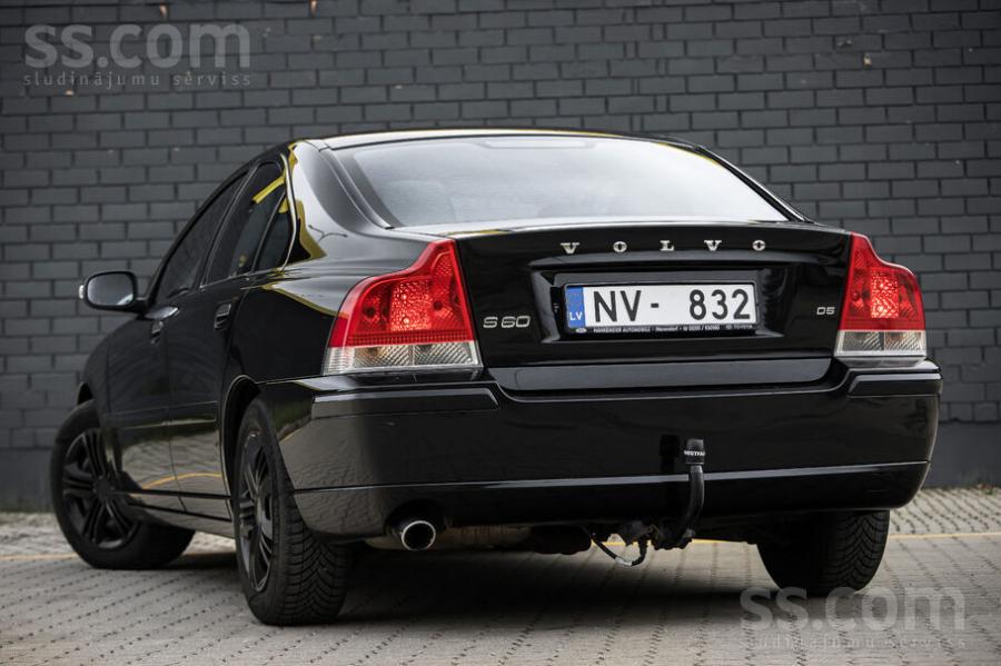 Black Volvo S60 2008 in Tukums, with an engine capacity of 2.40 L and mileage of 0 thousand km for 3800 €, photo 4 on AUTOMOTO.COM.LV