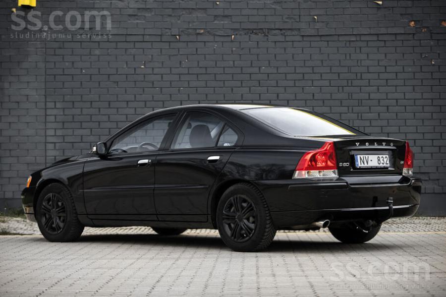 Black Volvo S60 2008 in Tukums, with an engine capacity of 2.40 L and mileage of 0 thousand km for 3800 €, photo 11 on AUTOMOTO.COM.LV