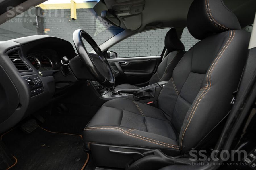 Black Volvo S60 2008 in Tukums, with an engine capacity of 2.40 L and mileage of 0 thousand km for 3800 €, photo 12 on AUTOMOTO.COM.LV