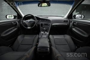 Black Volvo S60 2008 in Tukums, with an engine capacity of 2.40 L and mileage of 0 thousand km for 3800 €, photo 17 on AUTOMOTO.COM.LV
