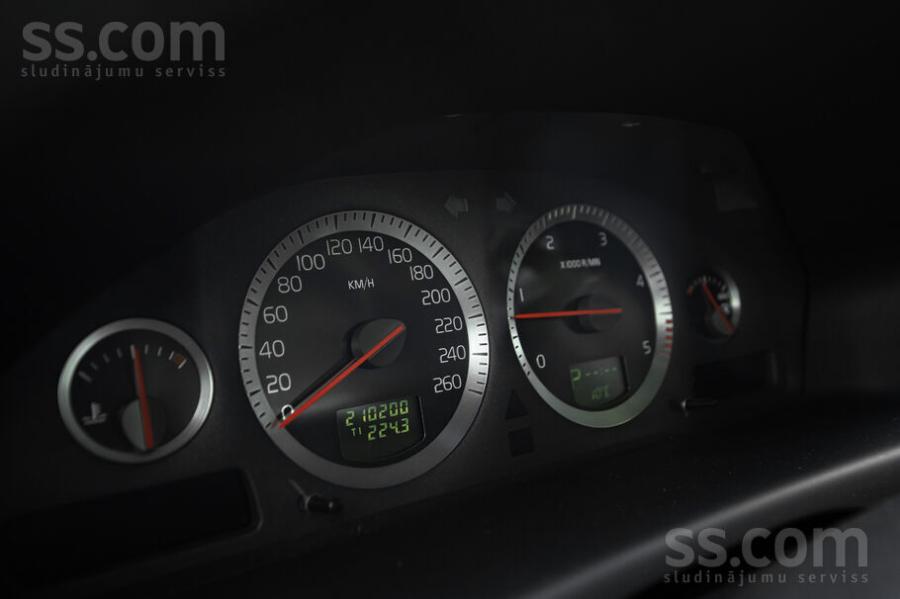 Black Volvo S60 2008 in Tukums, with an engine capacity of 2.40 L and mileage of 0 thousand km for 3800 €, photo 19 on AUTOMOTO.COM.LV