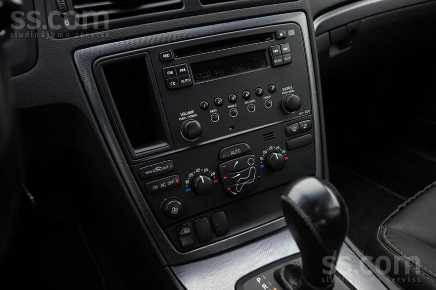 Black Volvo S60 2008 in Tukums, with an engine capacity of 2.40 L and mileage of 0 thousand km for 3800 €, photo 20 on AUTOMOTO.COM.LV