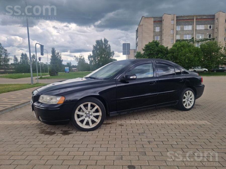 Черный Вольво С60 2008 в Екабпилс, объемом двигателя 2.40 л и пробегом 482 тыс. км за 2800 €, фото 4 на AUTOMOTO.COM.LV