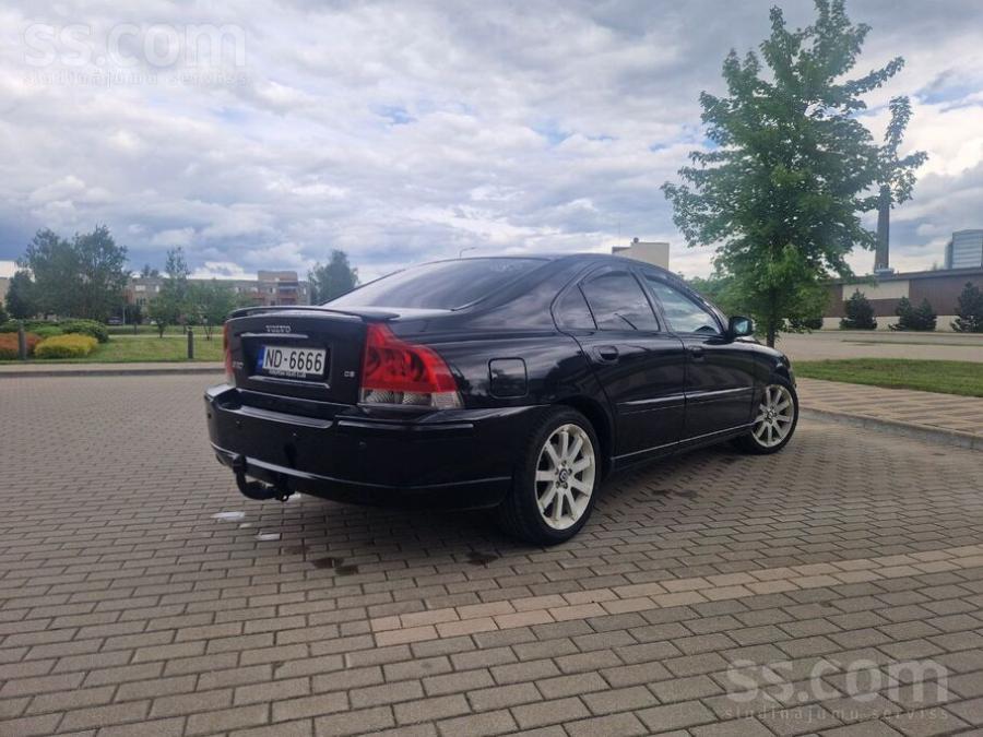 Черный Вольво С60 2008 в Екабпилс, объемом двигателя 2.40 л и пробегом 482 тыс. км за 2800 €, фото 5 на AUTOMOTO.COM.LV