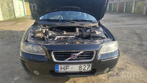 Melns Volvo S60 2008 Rīga, ar dzinēja tilpumu 2.40 L un nobraukumu 303 tūkst. km par 2100 €, foto 7 vietnē AUTOMOTO.COM.LV
