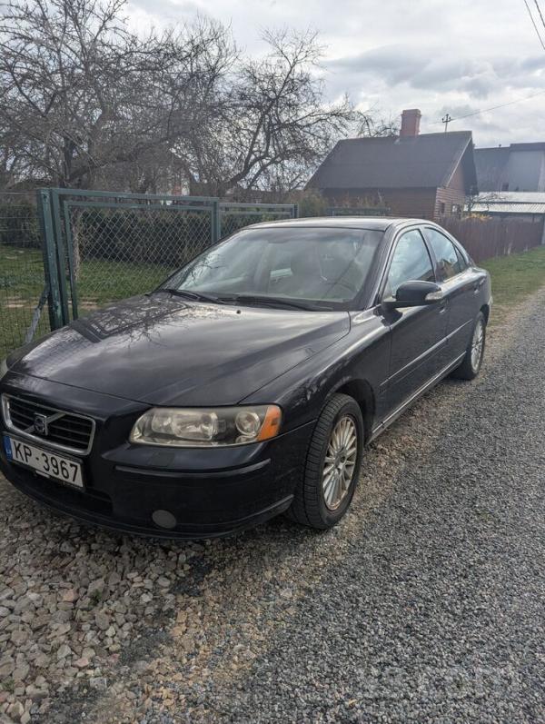Melns Volvo S60 2008 Rīga, ar dzinēja tilpumu 2.40 L un nobraukumu 257 tūkst. km par 1550 €, foto 2 vietnē AUTOMOTO.COM.LV