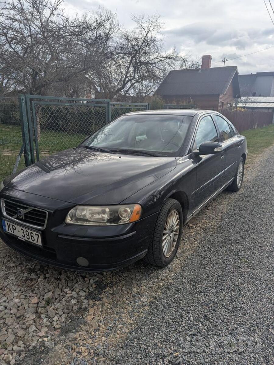 Melns Volvo S60 2008 Rīga, ar dzinēja tilpumu 2.40 L un nobraukumu 257 tūkst. km par 1550 €, foto 3 vietnē AUTOMOTO.COM.LV