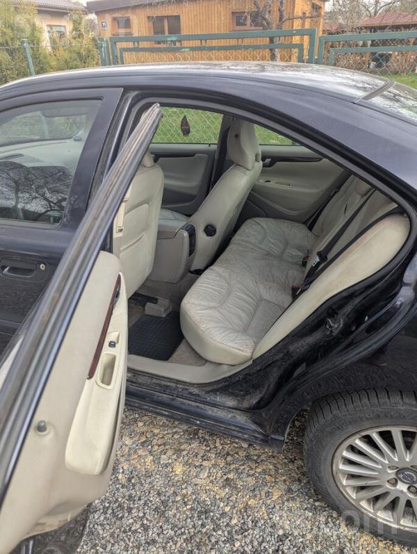 Melns Volvo S60 2008 Rīga, ar dzinēja tilpumu 2.40 L un nobraukumu 257 tūkst. km par 1550 €, foto 6 vietnē AUTOMOTO.COM.LV
