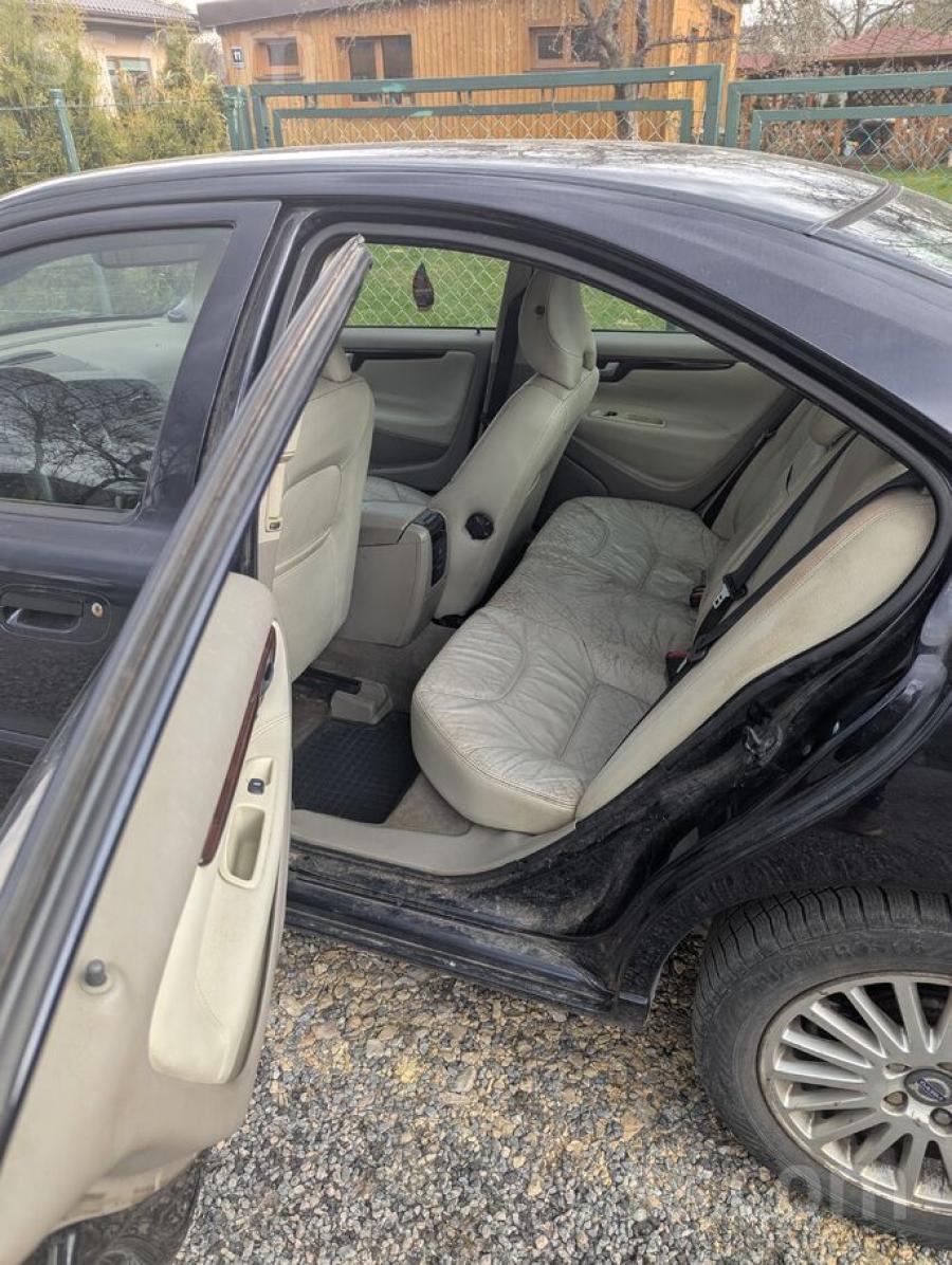 Melns Volvo S60 2008 Rīga, ar dzinēja tilpumu 2.40 L un nobraukumu 257 tūkst. km par 1550 €, foto 7 vietnē AUTOMOTO.COM.LV