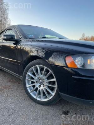 Melns Volvo S60 2008 Rīga, ar dzinēja tilpumu 2.40 L un nobraukumu 471 tūkst. km par 2300 €, foto 5 vietnē AUTOMOTO.COM.LV