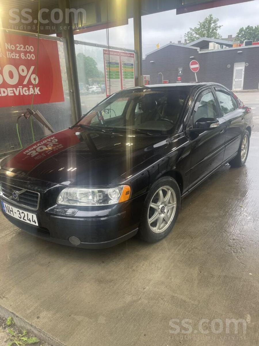 Melns Volvo S60 2008 Rīga, ar dzinēja tilpumu 2.40 L un nobraukumu 471 tūkst. km par 2300 €, foto 13 vietnē AUTOMOTO.COM.LV