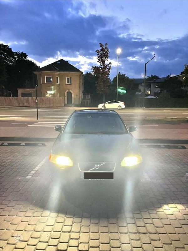 Melns Volvo S60 2008 Viļņa, ar dzinēja tilpumu 2.40 L un nobraukumu 467 tūkst. km par 2000 €, foto 9 vietnē AUTOMOTO.COM.LV