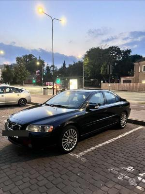 Black Volvo S60 2008 in Vilnius, with an engine capacity of 2.40 L and mileage of 467 thousand km for 2000 €, photo 4 on AUTOMOTO.COM.LV