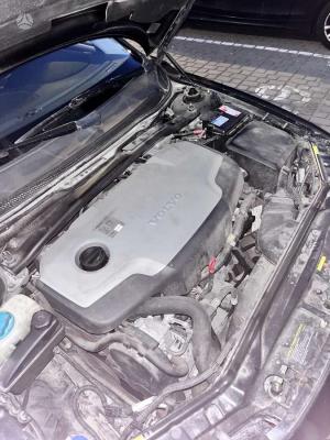 Black Volvo S60 2008 in Vilnius, with an engine capacity of 2.40 L and mileage of 467 thousand km for 2000 €, photo 14 on AUTOMOTO.COM.LV