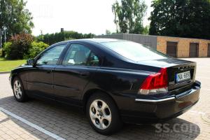 Black Volvo S60 2008 in Riga, with an engine capacity of 2.40 L and mileage of 322 thousand km for 2450 €, photo 4 on AUTOMOTO.COM.LV