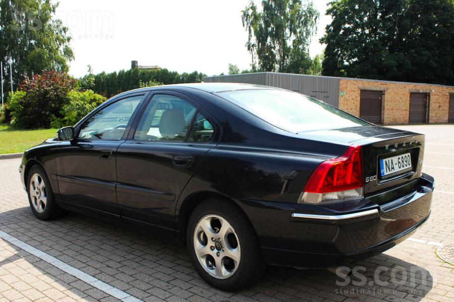 Black Volvo S60 2008 in Riga, with an engine capacity of 2.40 L and mileage of 322 thousand km for 2450 €, photo 4 on AUTOMOTO.COM.LV
