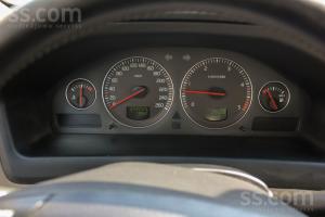 Black Volvo S60 2008 in Riga, with an engine capacity of 2.40 L and mileage of 322 thousand km for 2450 €, photo 10 on AUTOMOTO.COM.LV