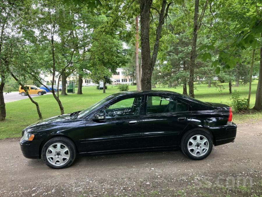 Melns Volvo S60 2008 Jelgava, ar dzinēja tilpumu 2.40 L un nobraukumu 395 tūkst. km par 1990 €, foto 5 vietnē AUTOMOTO.COM.LV