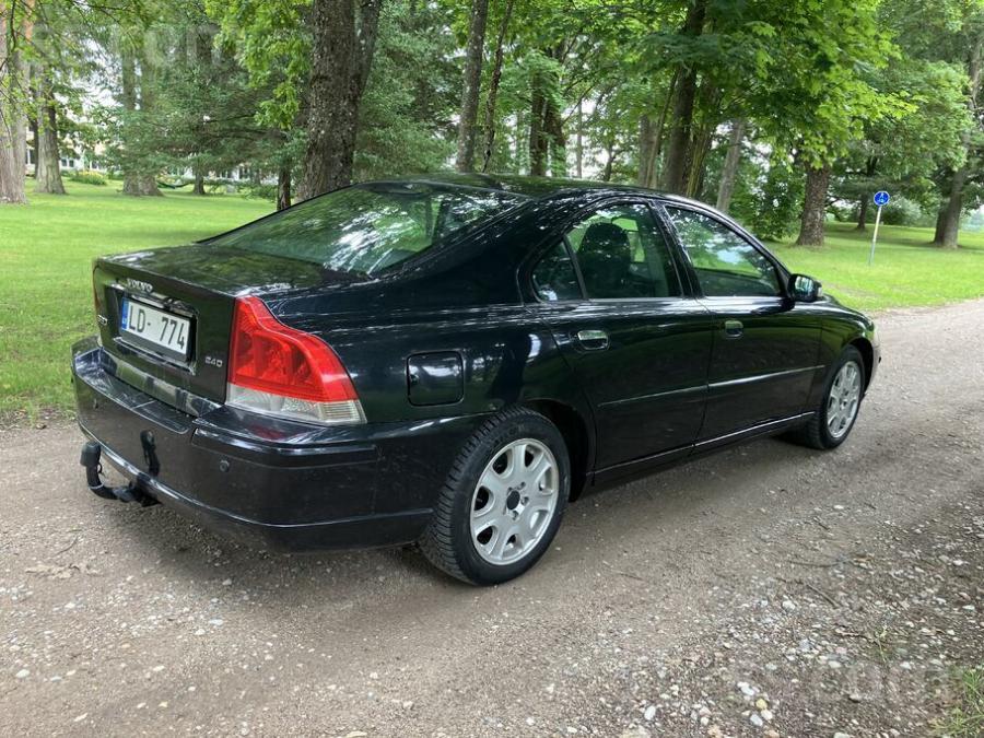 Melns Volvo S60 2008 Jelgava, ar dzinēja tilpumu 2.40 L un nobraukumu 395 tūkst. km par 1990 €, foto 7 vietnē AUTOMOTO.COM.LV