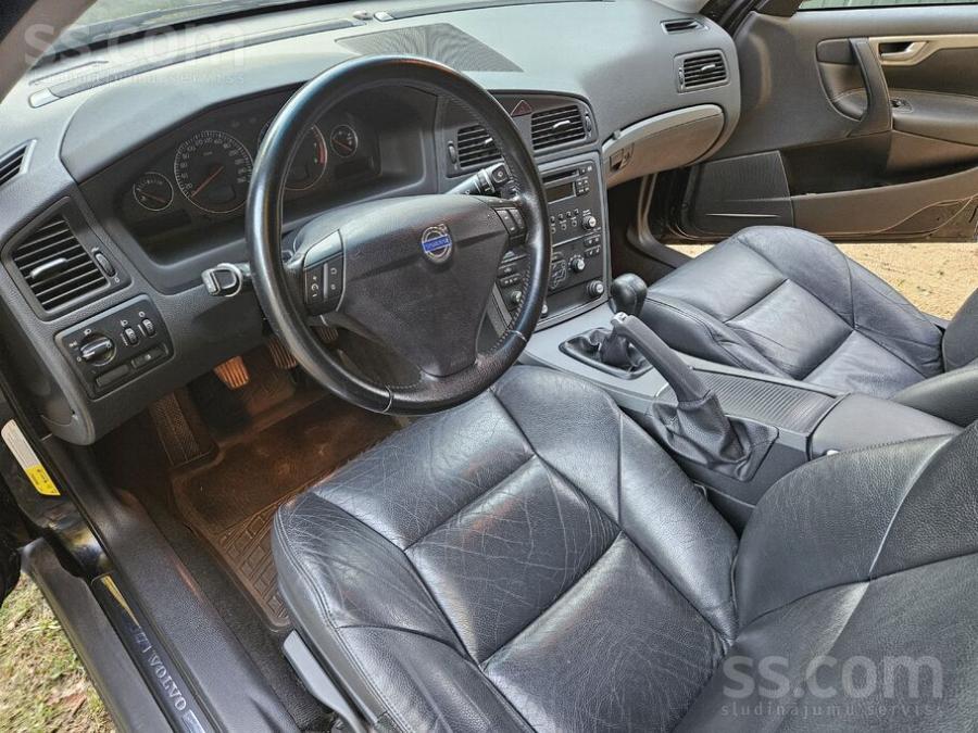 Melns Volvo S60 2008 Rēzekne, ar dzinēja tilpumu 2.40 L un nobraukumu 174 tūkst. km par 3300 €, foto 3 vietnē AUTOMOTO.COM.LV