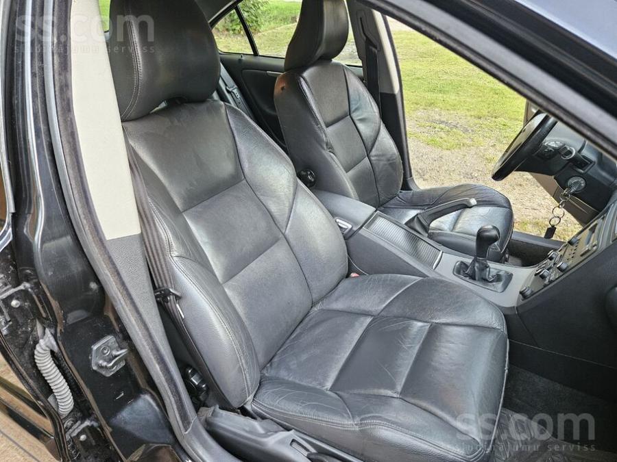 Melns Volvo S60 2008 Rēzekne, ar dzinēja tilpumu 2.40 L un nobraukumu 174 tūkst. km par 3300 €, foto 7 vietnē AUTOMOTO.COM.LV
