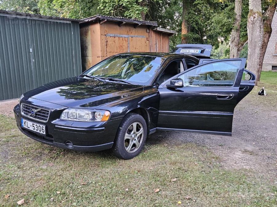 Melns Volvo S60 2008 Rēzekne, ar dzinēja tilpumu 2.40 L un nobraukumu 174 tūkst. km par 3300 €, foto 14 vietnē AUTOMOTO.COM.LV