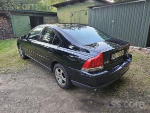 Melns Volvo S60 2008 Rēzekne, ar dzinēja tilpumu 2.40 L un nobraukumu 174 tūkst. km par 3300 €, foto 16 vietnē AUTOMOTO.COM.LV