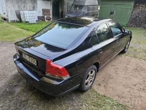 Melns Volvo S60 2008 Rēzekne, ar dzinēja tilpumu 2.40 L un nobraukumu 174 tūkst. km par 3300 €, foto 18 vietnē AUTOMOTO.COM.LV