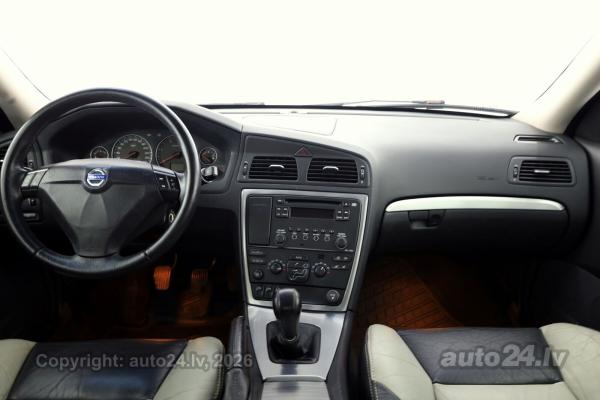 Black Volvo S60 2008 in Tallinn, with an engine capacity of 2.40 L and mileage of 322 thousand km for 1599 €, photo 5 on AUTOMOTO.COM.LV