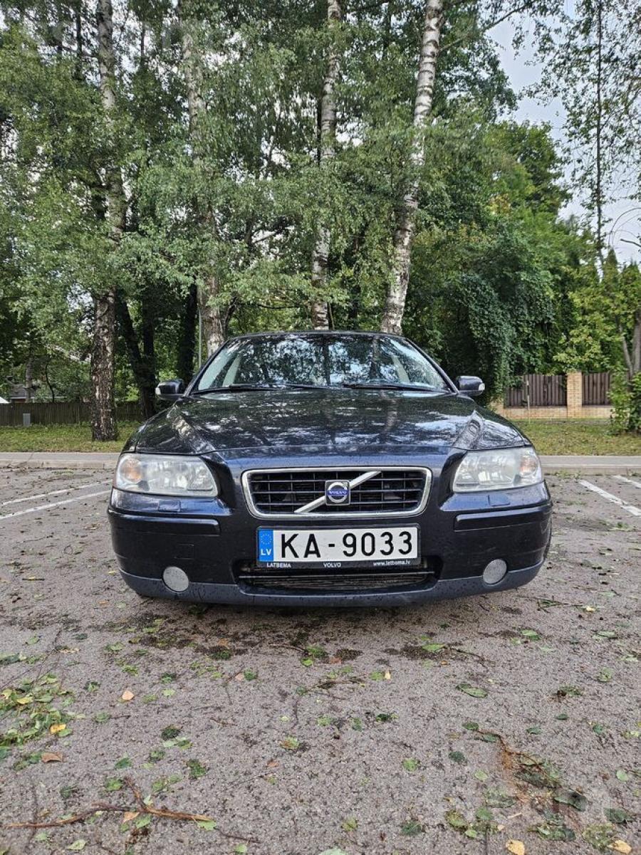 Melns Volvo S60 2008 Rīga, ar dzinēja tilpumu 2.40 L un nobraukumu 307 tūkst. km par 3900 €, foto 4 vietnē AUTOMOTO.COM.LV