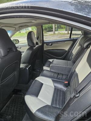 Melns Volvo S60 2008 Rīga, ar dzinēja tilpumu 2.40 L un nobraukumu 307 tūkst. km par 3900 €, foto 11 vietnē AUTOMOTO.COM.LV