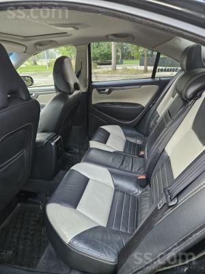 Melns Volvo S60 2008 Rīga, ar dzinēja tilpumu 2.40 L un nobraukumu 308 tūkst. km par 3500 €, foto 11 vietnē AUTOMOTO.COM.LV