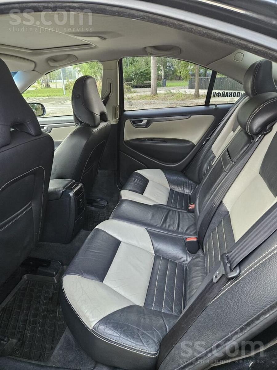 Melns Volvo S60 2008 Rīga, ar dzinēja tilpumu 2.40 L un nobraukumu 308 tūkst. km par 3500 €, foto 11 vietnē AUTOMOTO.COM.LV