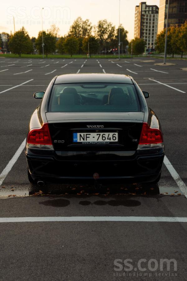 Volvo S60 2008 Rīga vietnē Melns Volvo S60 2008 Rīga, ar dzinēja tilpumu 2.40 L un nobraukumu 323 tūkst. km par 3000 €, foto 4 vietnē AUTOMOTO.COM.LV