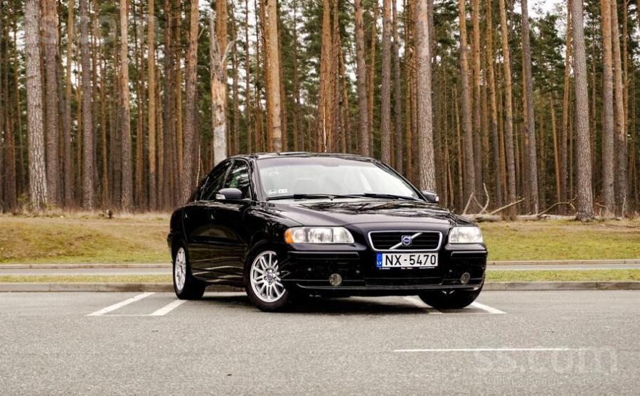 Black Volvo S60 2009 in Riga, with an engine capacity of 2.40 L and mileage of 284 thousand km for 4890 €, photo 2 on AUTOMOTO.COM.LV