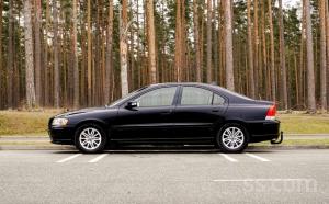 Black Volvo S60 2009 in Riga, with an engine capacity of 2.40 L and mileage of 284 thousand km for 4890 €, photo 4 on AUTOMOTO.COM.LV