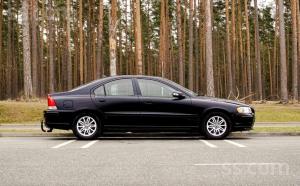 Black Volvo S60 2009 in Riga, with an engine capacity of 2.40 L and mileage of 284 thousand km for 4890 €, photo 8 on AUTOMOTO.COM.LV