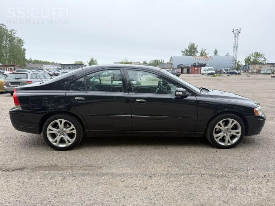 Melns Volvo S60 2009 Rīga, ar dzinēja tilpumu 2.40 L un nobraukumu 259 tūkst. km par 4680 €, foto 8 vietnē AUTOMOTO.COM.LV
