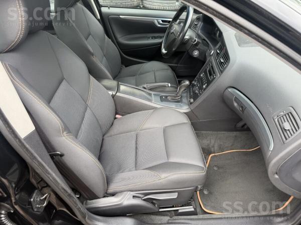 Melns Volvo S60 2009 Rīga, ar dzinēja tilpumu 2.40 L un nobraukumu 259 tūkst. km par 4680 €, foto 10 vietnē AUTOMOTO.COM.LV