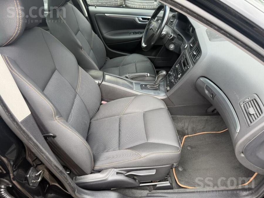 Melns Volvo S60 2009 Rīga, ar dzinēja tilpumu 2.40 L un nobraukumu 259 tūkst. km par 4680 €, foto 10 vietnē AUTOMOTO.COM.LV