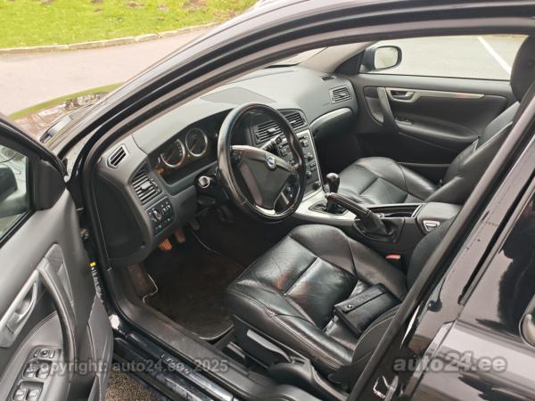 Melns Volvo S60 2009 Tallina, ar dzinēja tilpumu 2.40 L un nobraukumu 342 tūkst. km par 3500 €, foto 11 vietnē AUTOMOTO.COM.LV