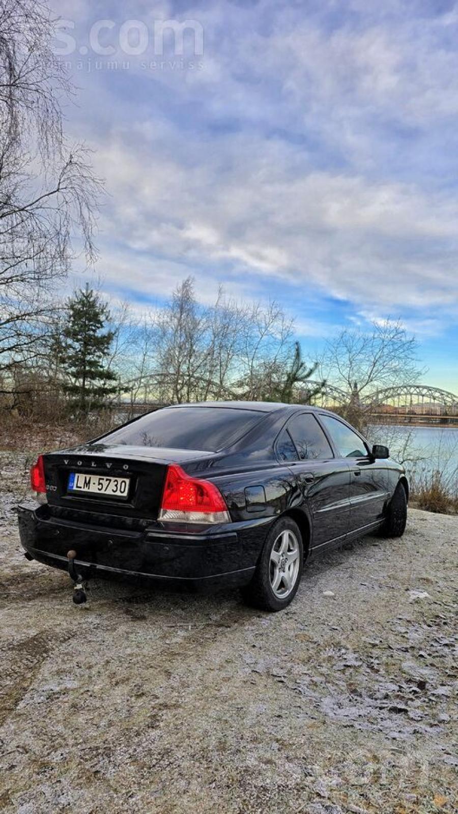 Melns Volvo S60 2009 Rīga, ar dzinēja tilpumu 2.40 L un nobraukumu 312 tūkst. km par 2700 €, foto 4 vietnē AUTOMOTO.COM.LV