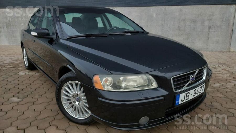 Black Volvo S60 2009 in Riga, with an engine capacity of 2.40 L and mileage of 300 thousand km for 3450 €, photo 1 on AUTOMOTO.COM.LV