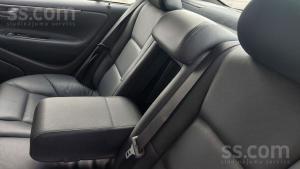 Black Volvo S60 2009 in Riga, with an engine capacity of 2.40 L and mileage of 300 thousand km for 3450 €, photo 8 on AUTOMOTO.COM.LV